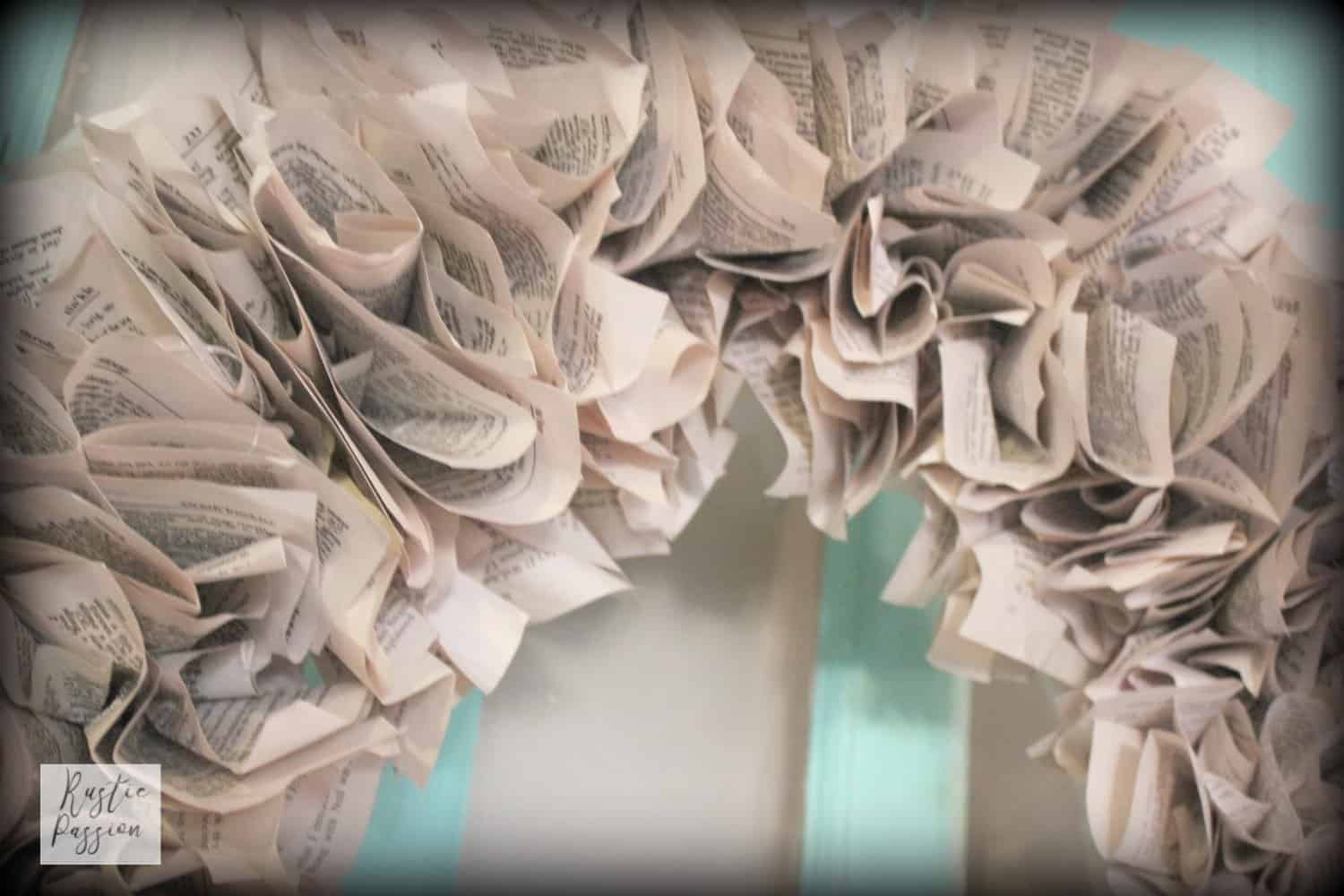 diy-book-page-wreath-crafts-wreaths (11)