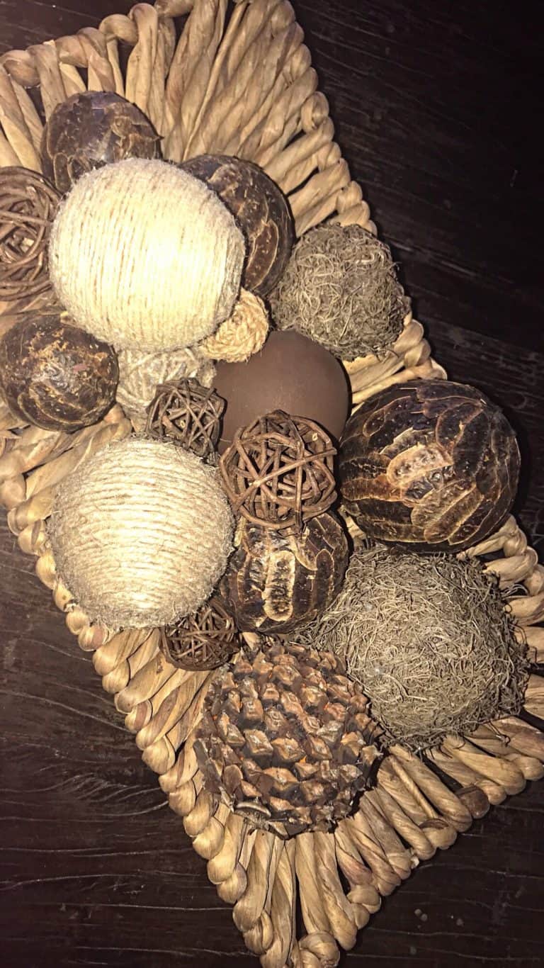 Learn How To Make These Adorable Rustic DIY Decor Balls.