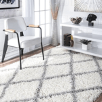 15 one of a kind Modern Farmhouse Rugs. +5 tips to pick the perfect one.