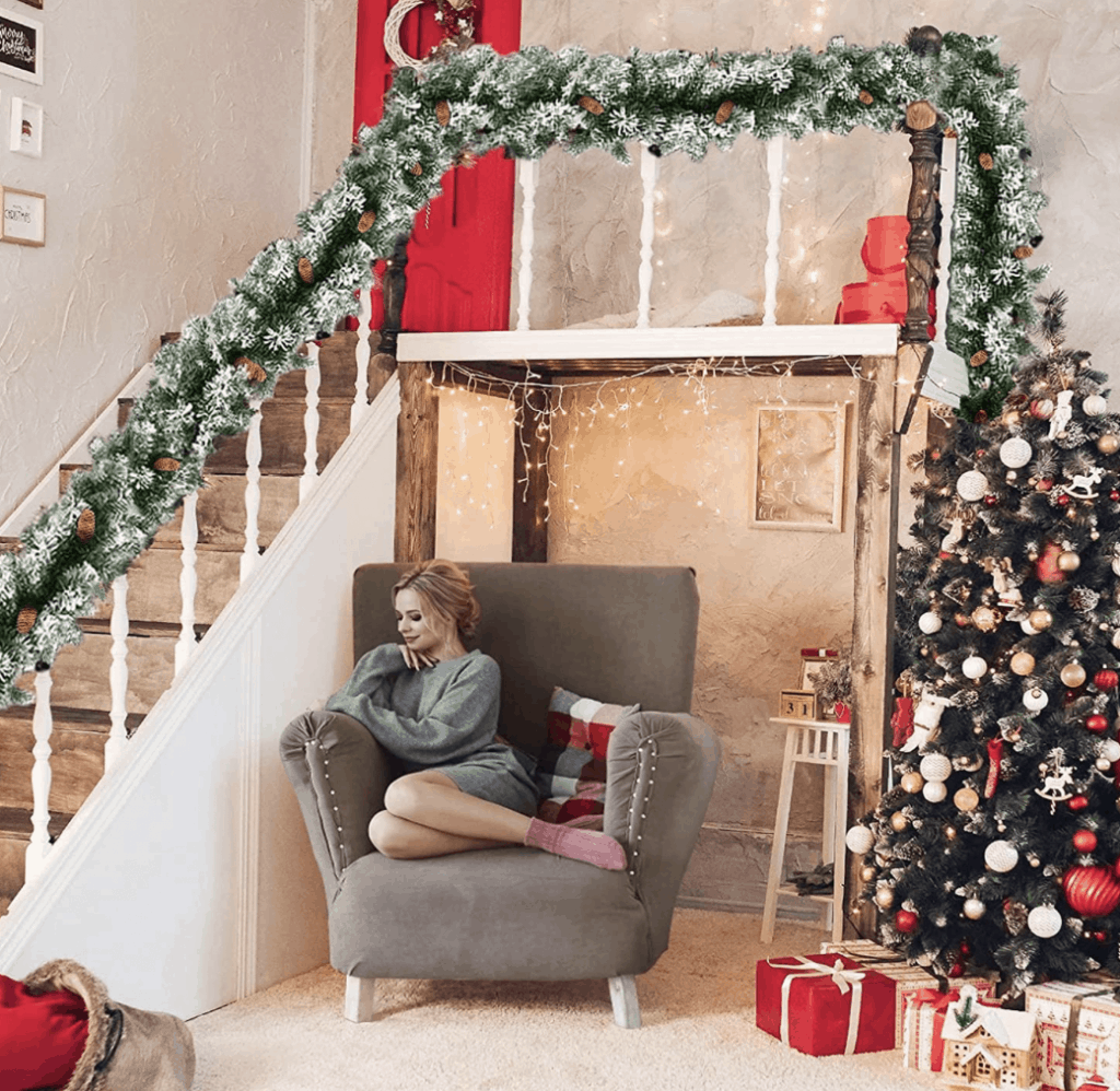 7 Hacks To Look Like All The Professional Christmas Decorators Do!